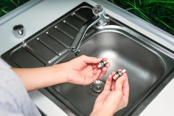 Signs of Trouble: How to Identify a Faulty Faucet Cartridge-WEWE ...